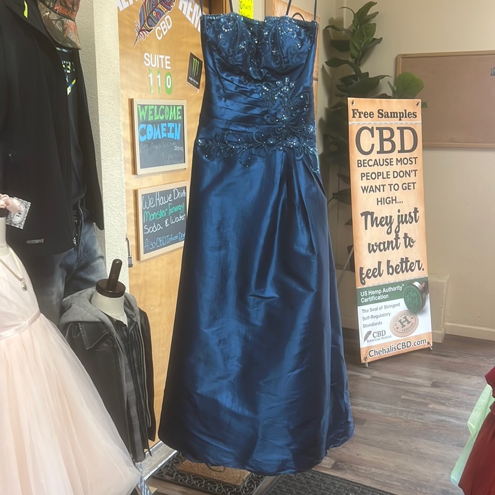 Boutique | Iridescent Prom/Evening/Pageant/Quinceaner… - Gem